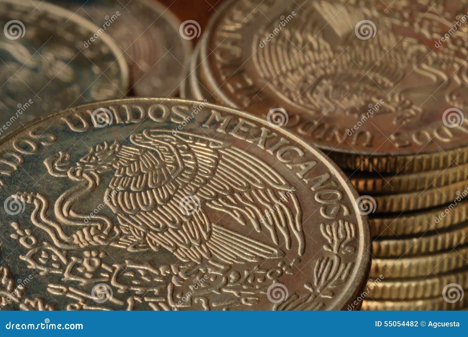 Monedas del Peso mexicano foto de archivo. Imagen de banca - 55054482
