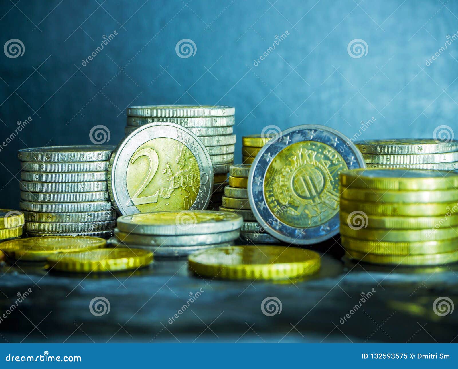Monedas euro en el vector imagen de archivo. Imagen de fondo - 132593575