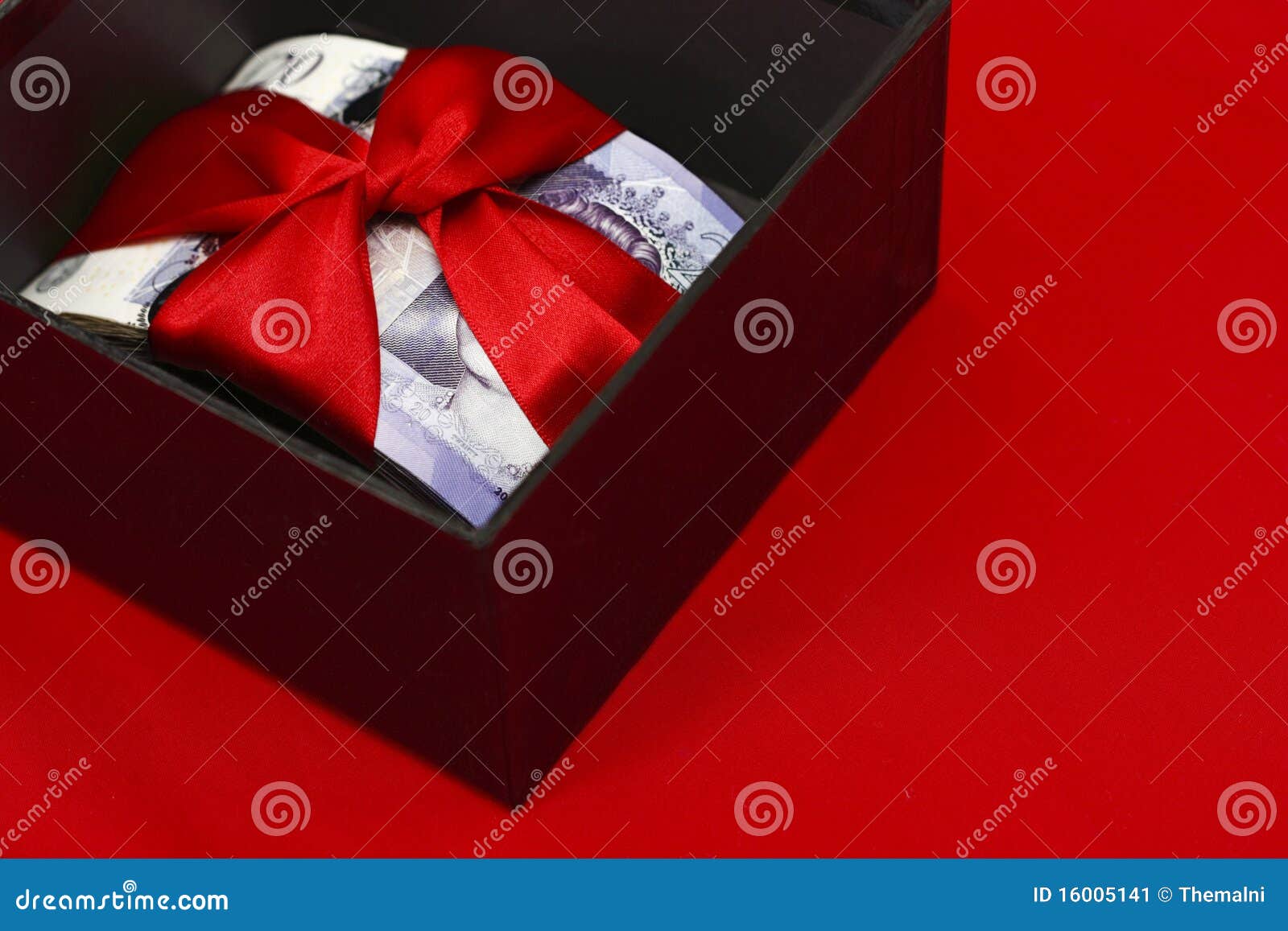 Money prize in black box editorial photo. Image of bundle - 16005141