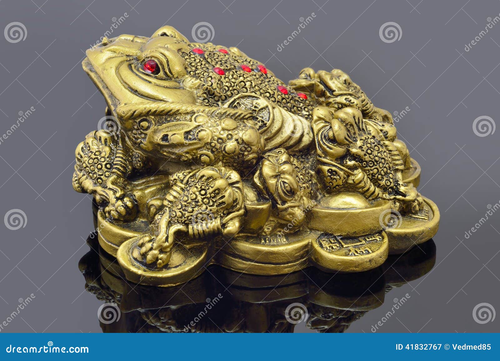 Money toad stock image. Image of magic, symbol, figurine - 41832767