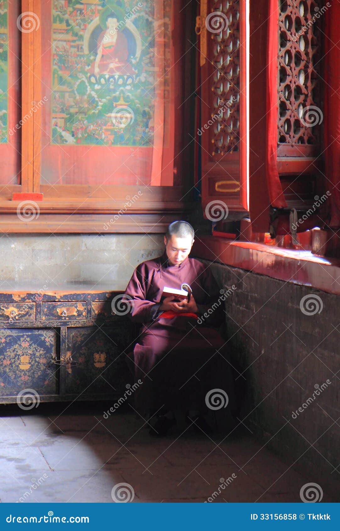 Monge chinesa foto de stock editorial. Imagem de homem - 33156858