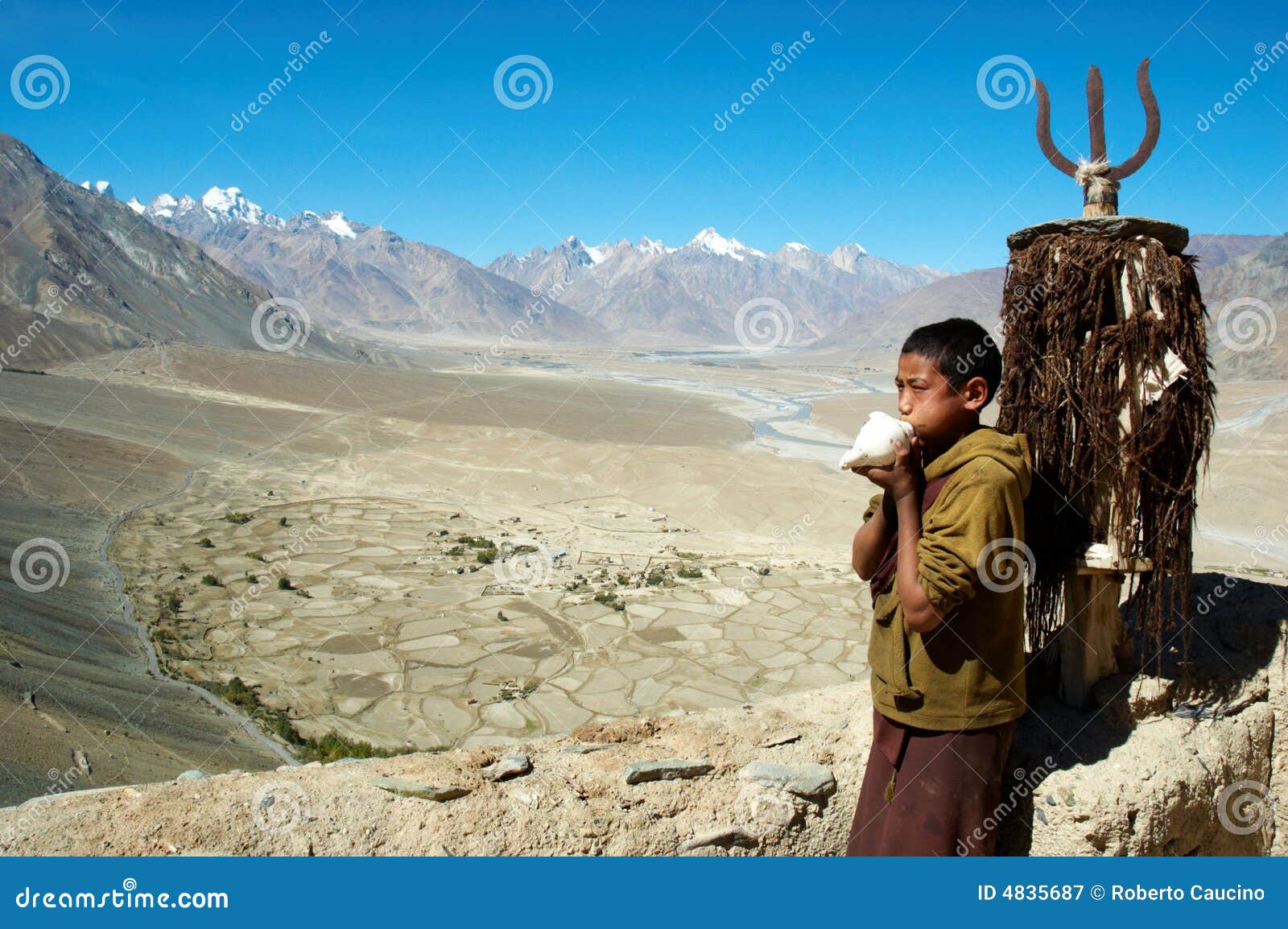 Monge de Tibet fotografia editorial. Imagem de livre, longo - 4835687
