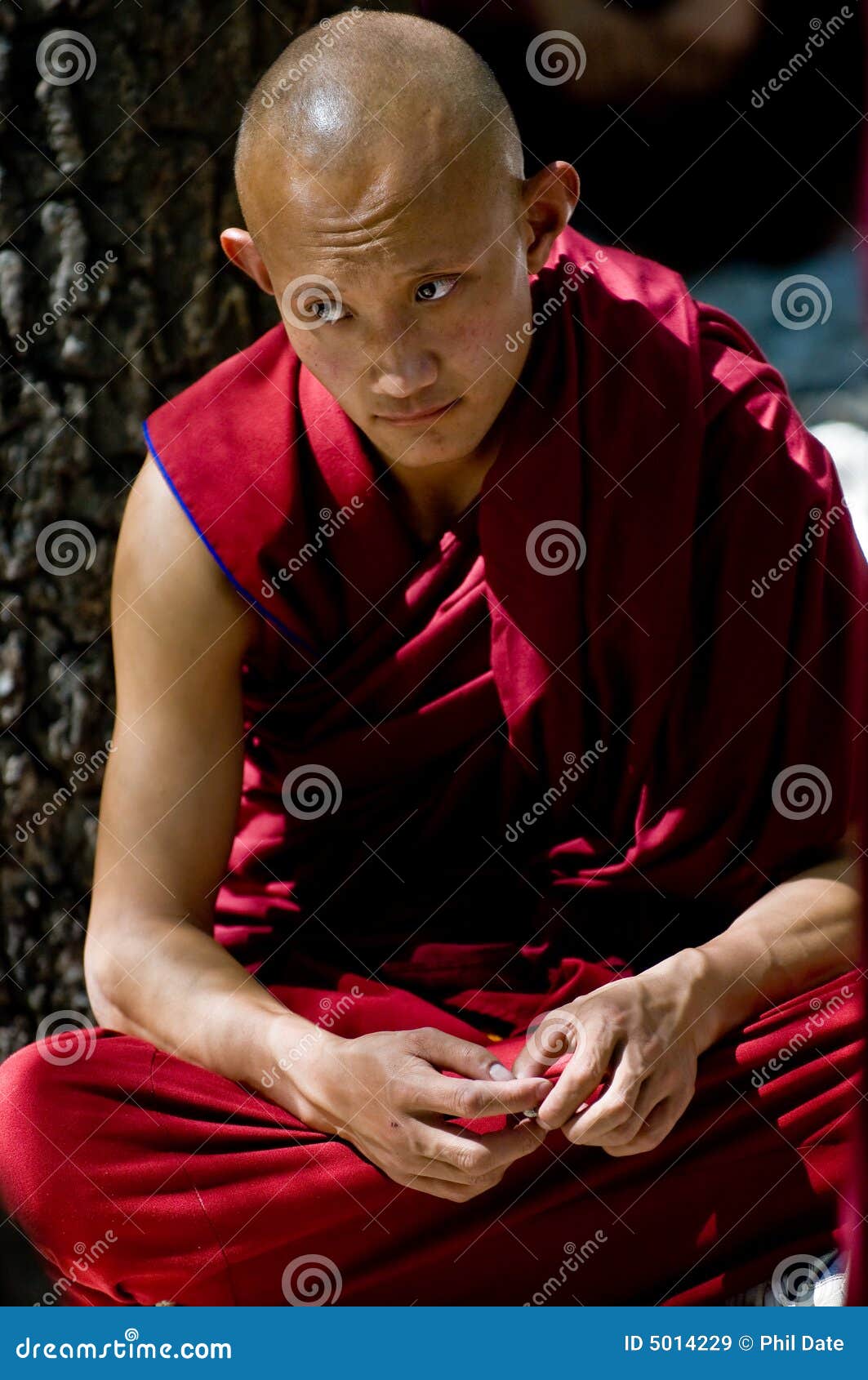 Monge tibetana imagem de stock editorial. Imagem de adulto - 5014229