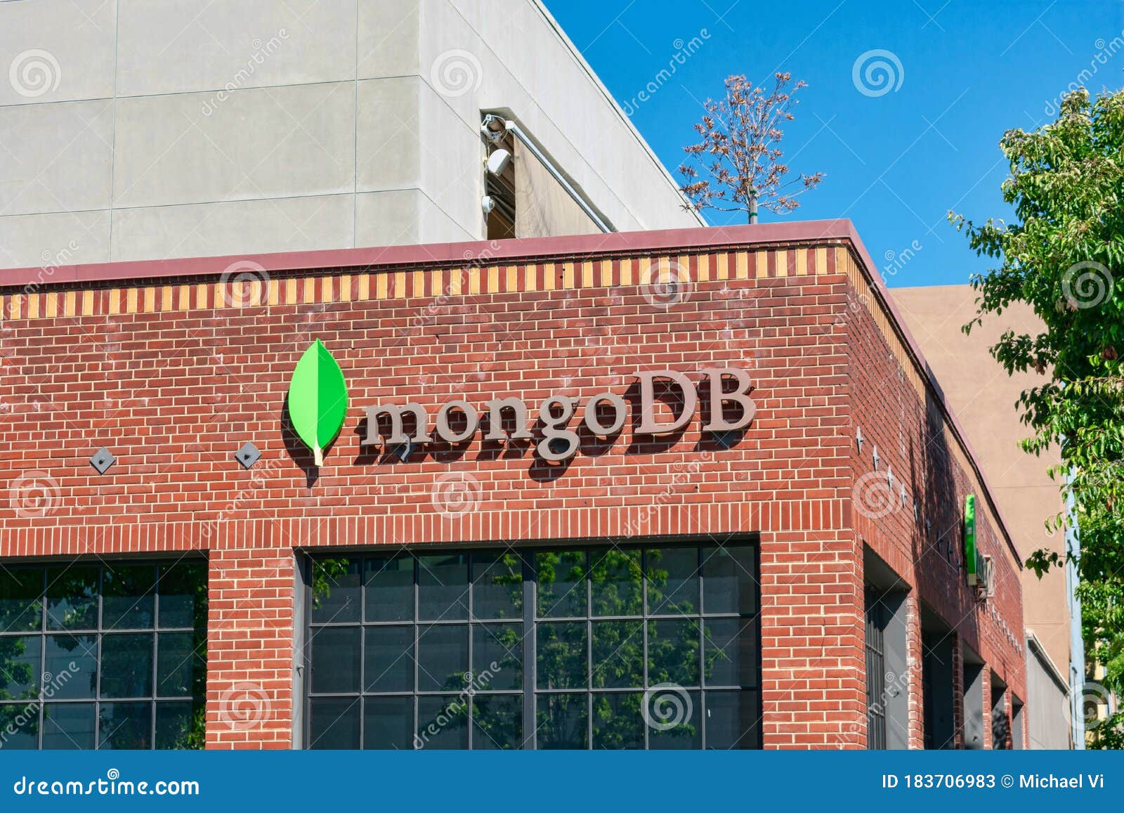 MongoDB Sign And Logo On Silicon Valley Office Of Open Source Company ...