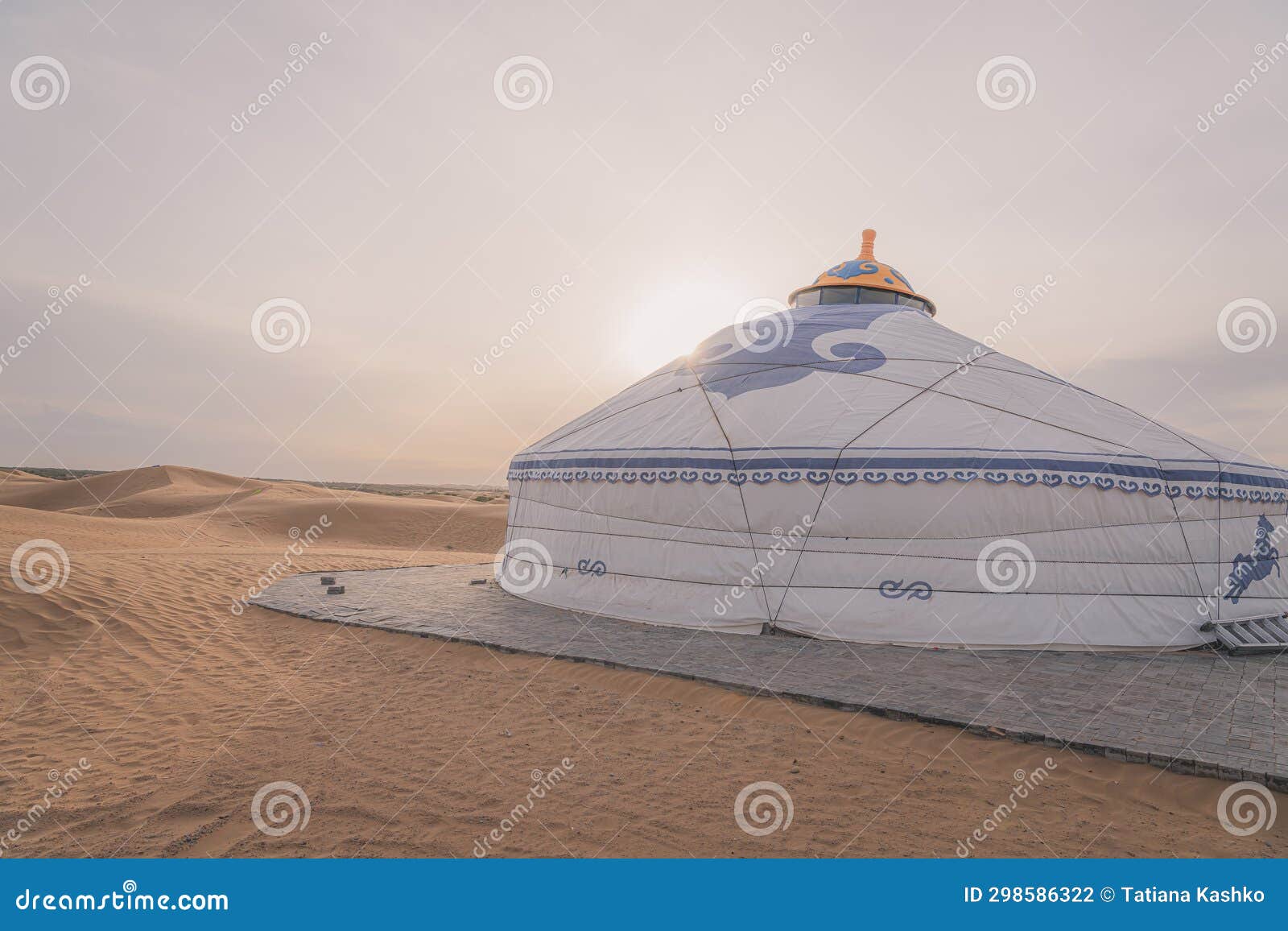 Mongolian Yurt in the Gobi Desert, Baotou, Inner Mongolia Stock Photo ...