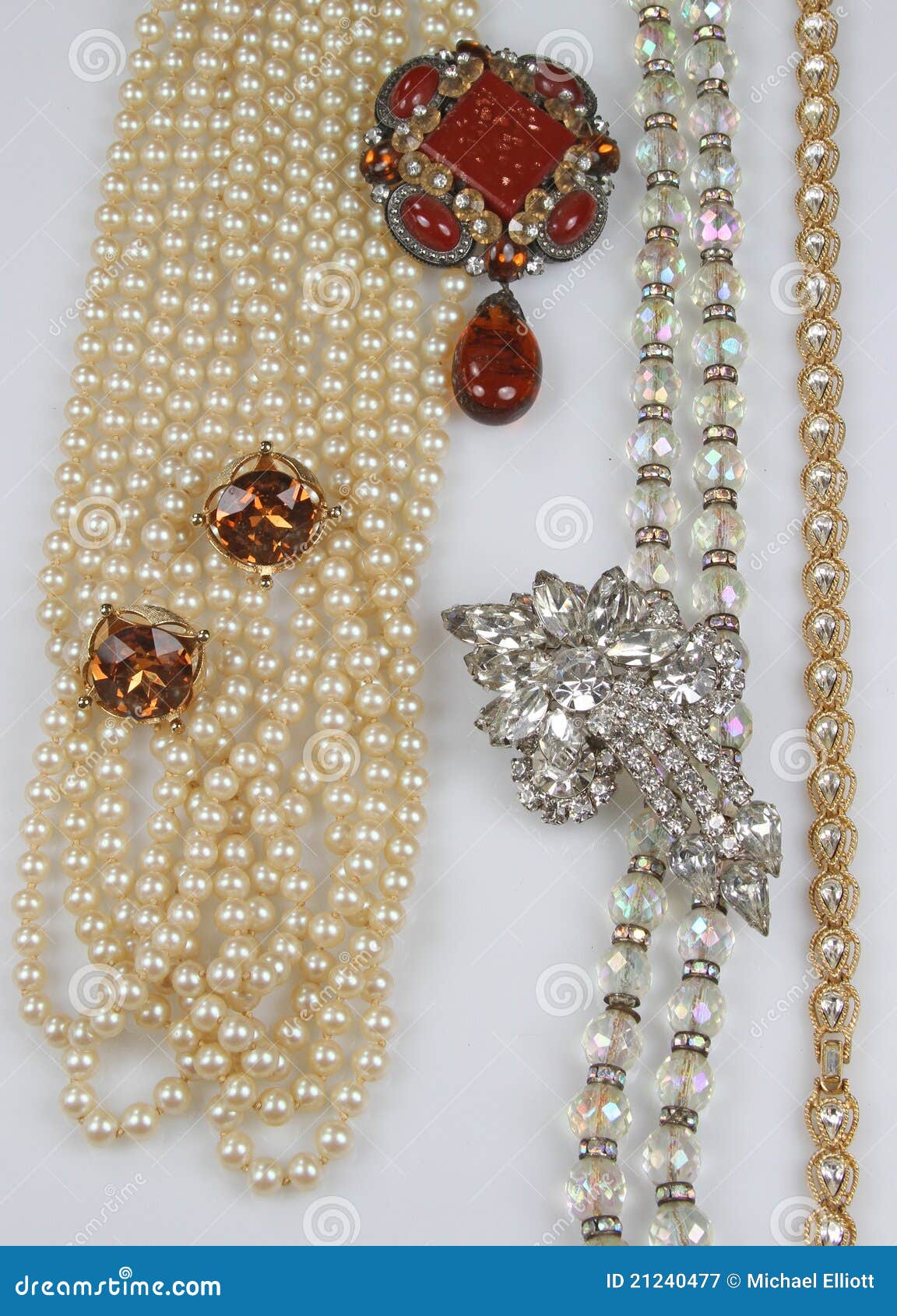 Monili dell'annata immagine stock. Immagine di regalo - 21240477