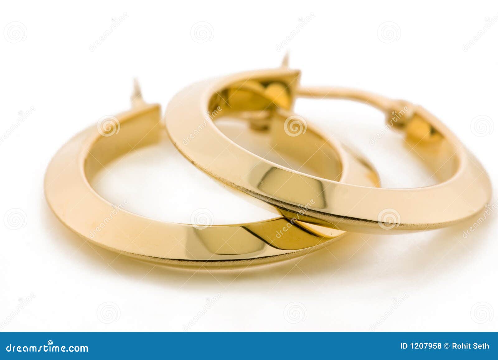 Monili Dell'oro - Orecchini Fotografia Stock - Immagine di modo ...