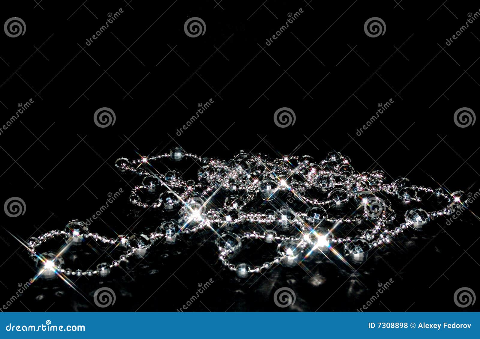 Monili scintillanti fotografia stock. Immagine di natale - 7308898