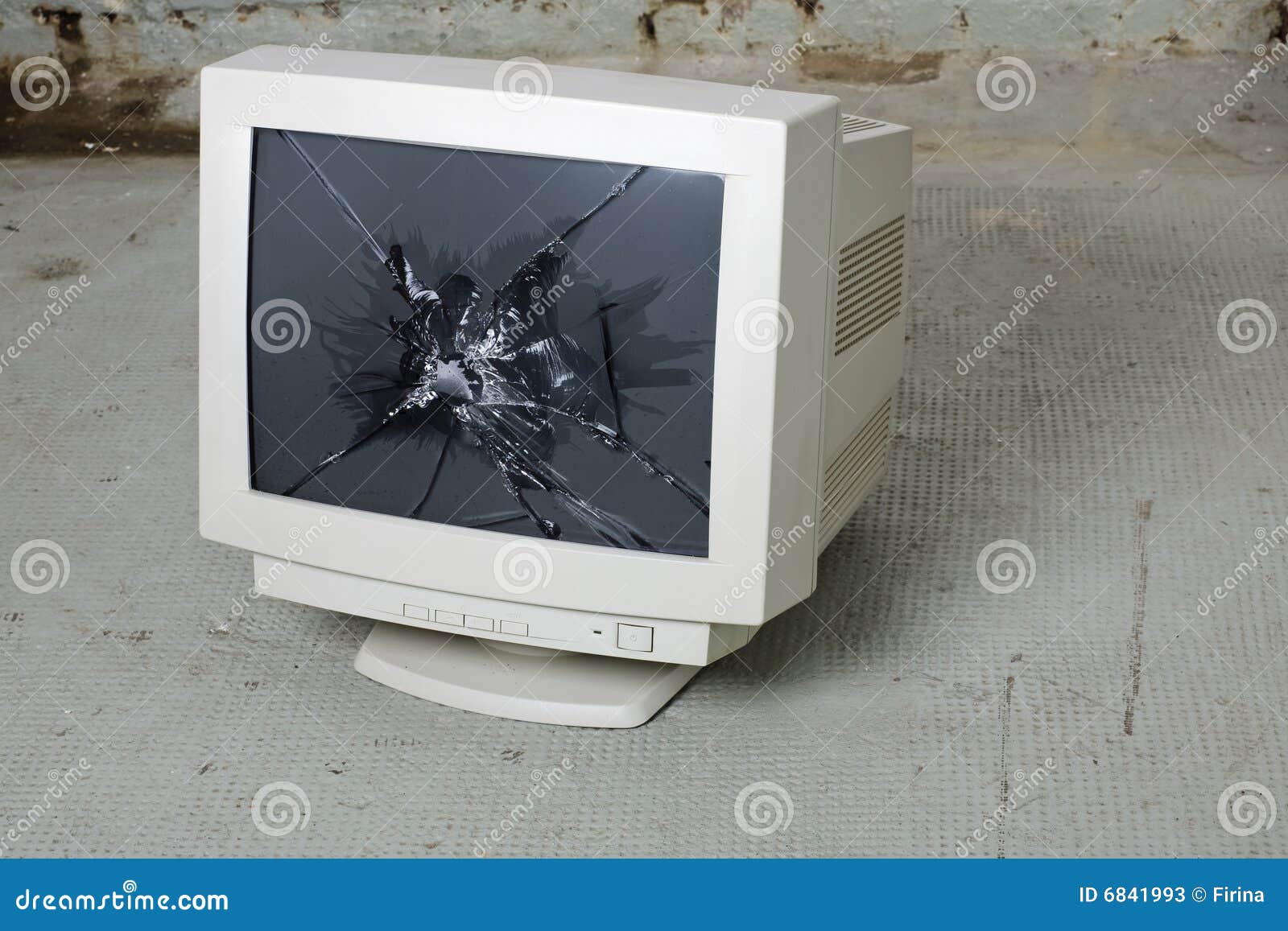 Monitor Roto Fotos de archivo - Imagen: 6841993