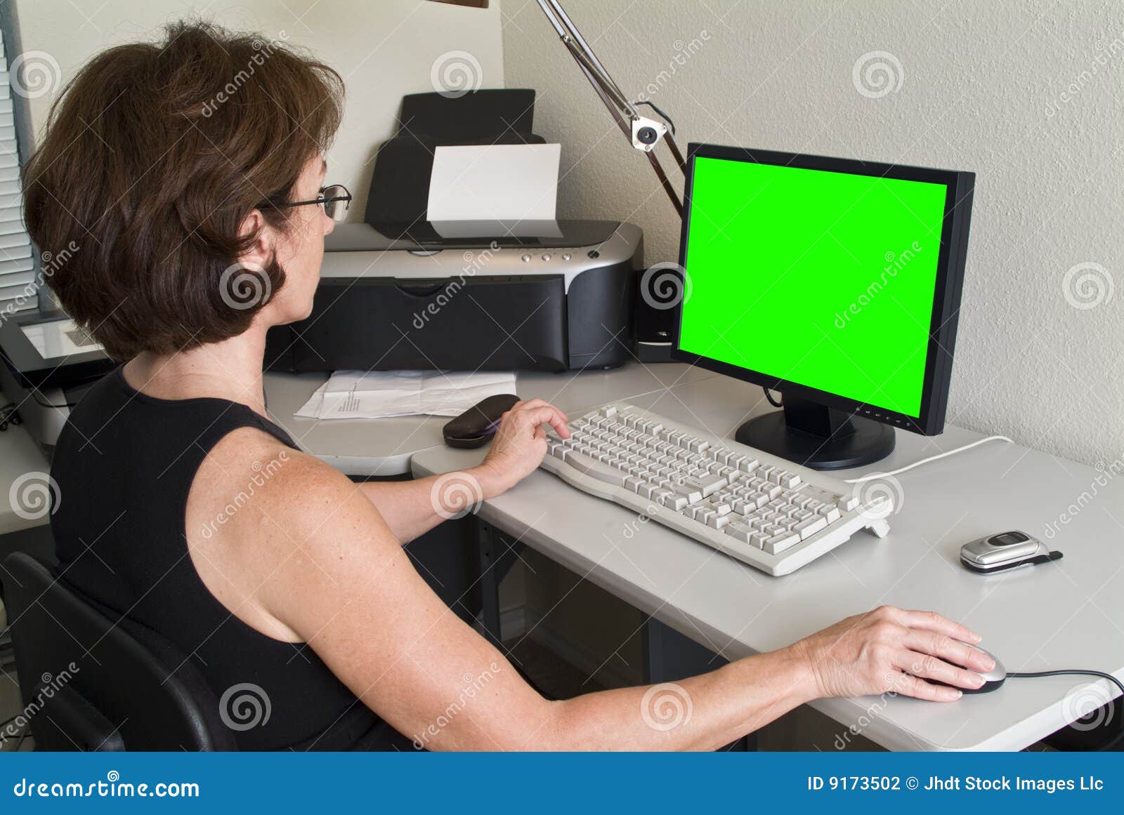 Monitor Verde De La Pantalla Foto de archivo - Imagen de escritorio ...