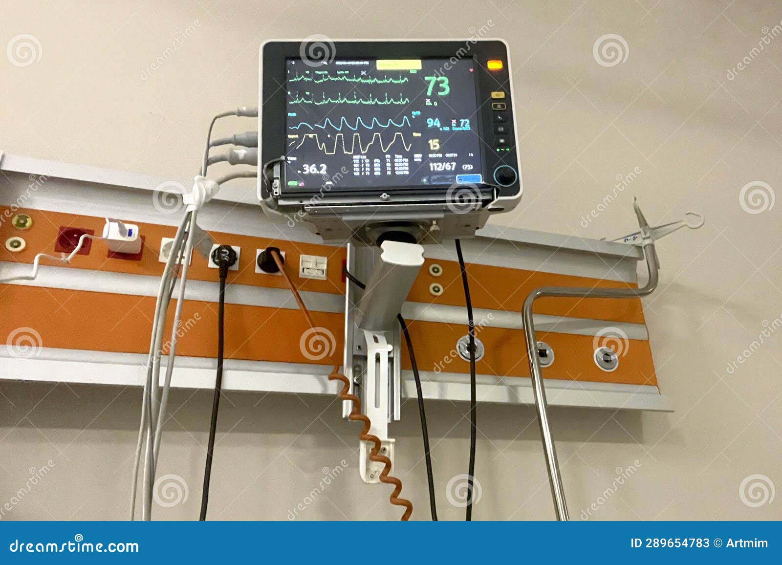 Monitoring of Patient S Heart in Intensive Care Unit Editorial Stock ...