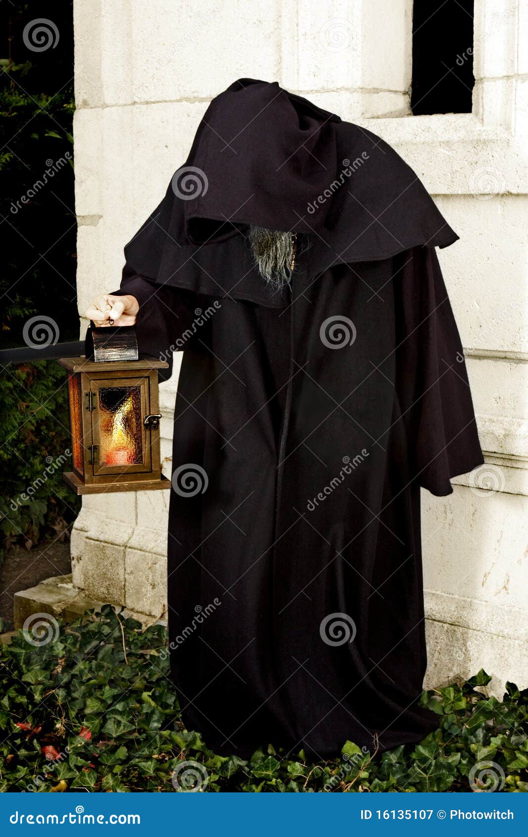 Monje encapuchado imagen de archivo. Imagen de persona - 16135107