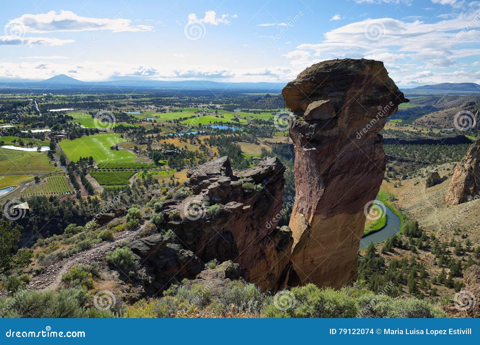 Monkey Face, Smith Rock Park Stock Photo - Image of crooked, park: 79122074