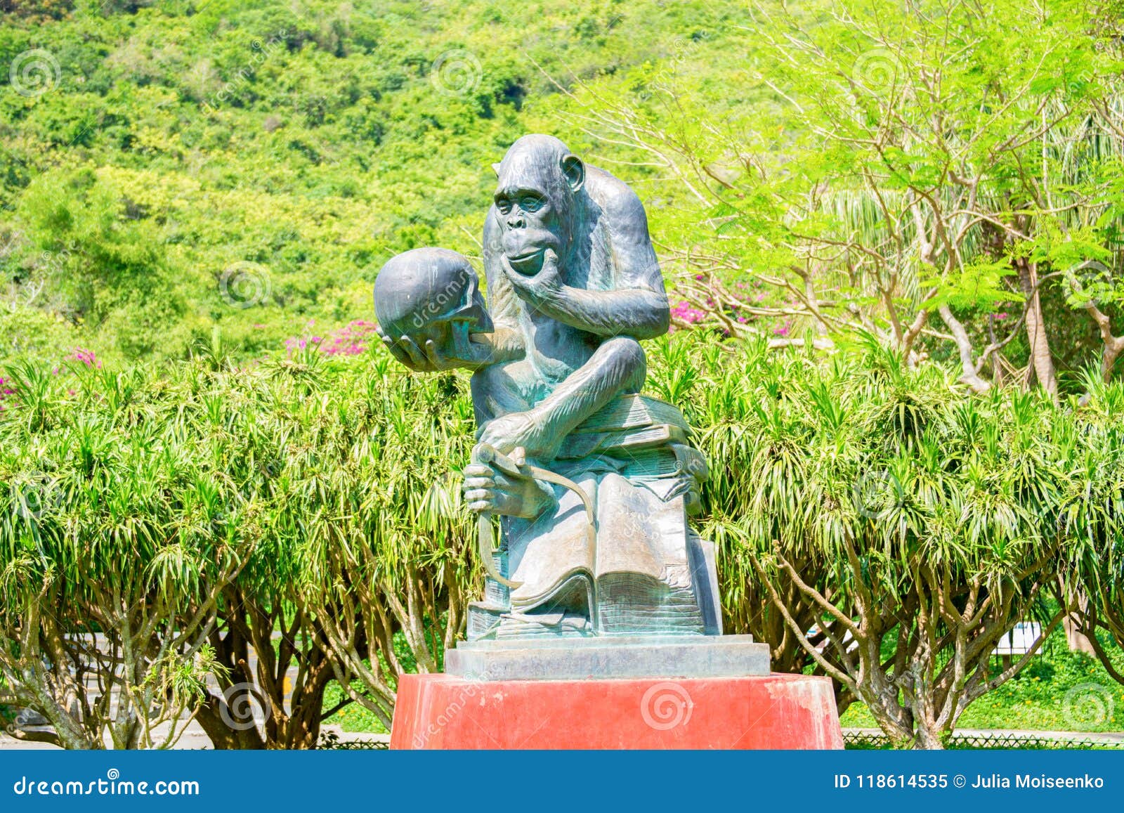 Monkey Statue Welcome To The Edge Of The Dam. Stock Image ...