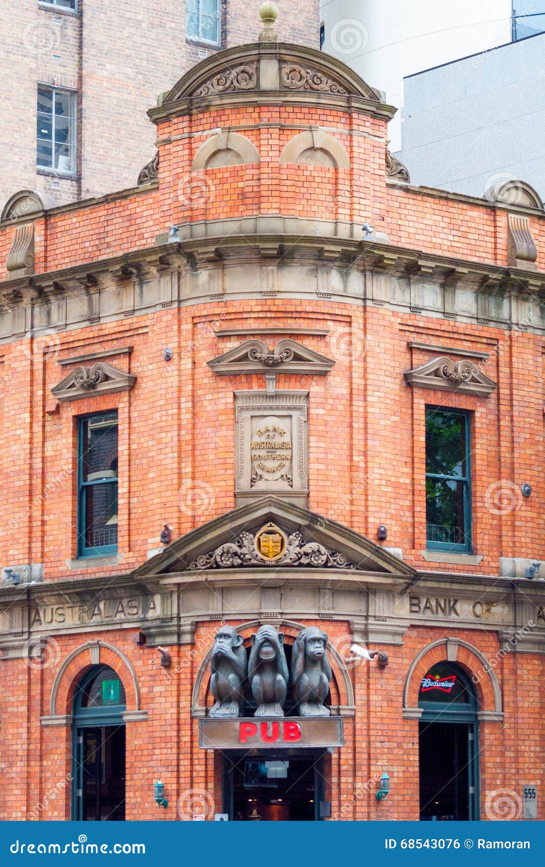 3 monkeys pub editorial photo. Image of mouth, mokeys - 68543076