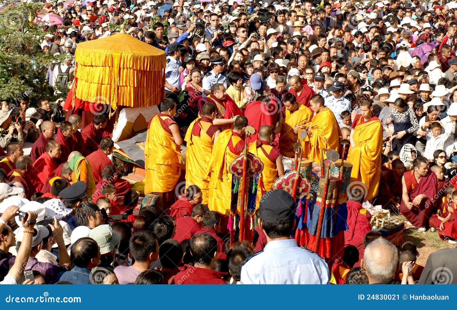 Monks crowd editorial photo. Image of ceremony, monk - 24830021