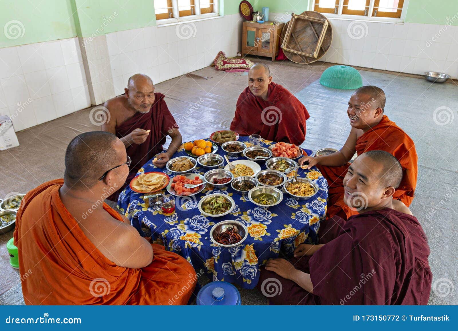 Monks at lunch, Myanmar editorial photography. Image of monastery ...