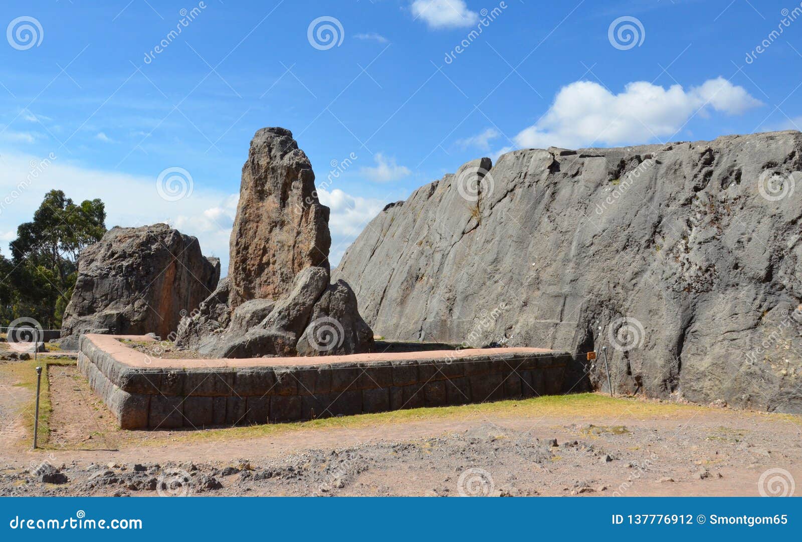 Monolith in Qenko editorial photography. Image of america - 137776912