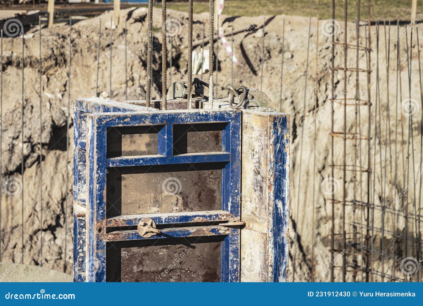 Monolithic Foundation Formwork. Forms Vertical Formwork Structures for ...