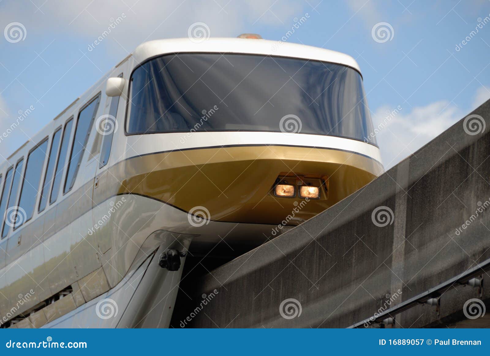 Monorail trail stock image. Image of white, move, moves - 16889057