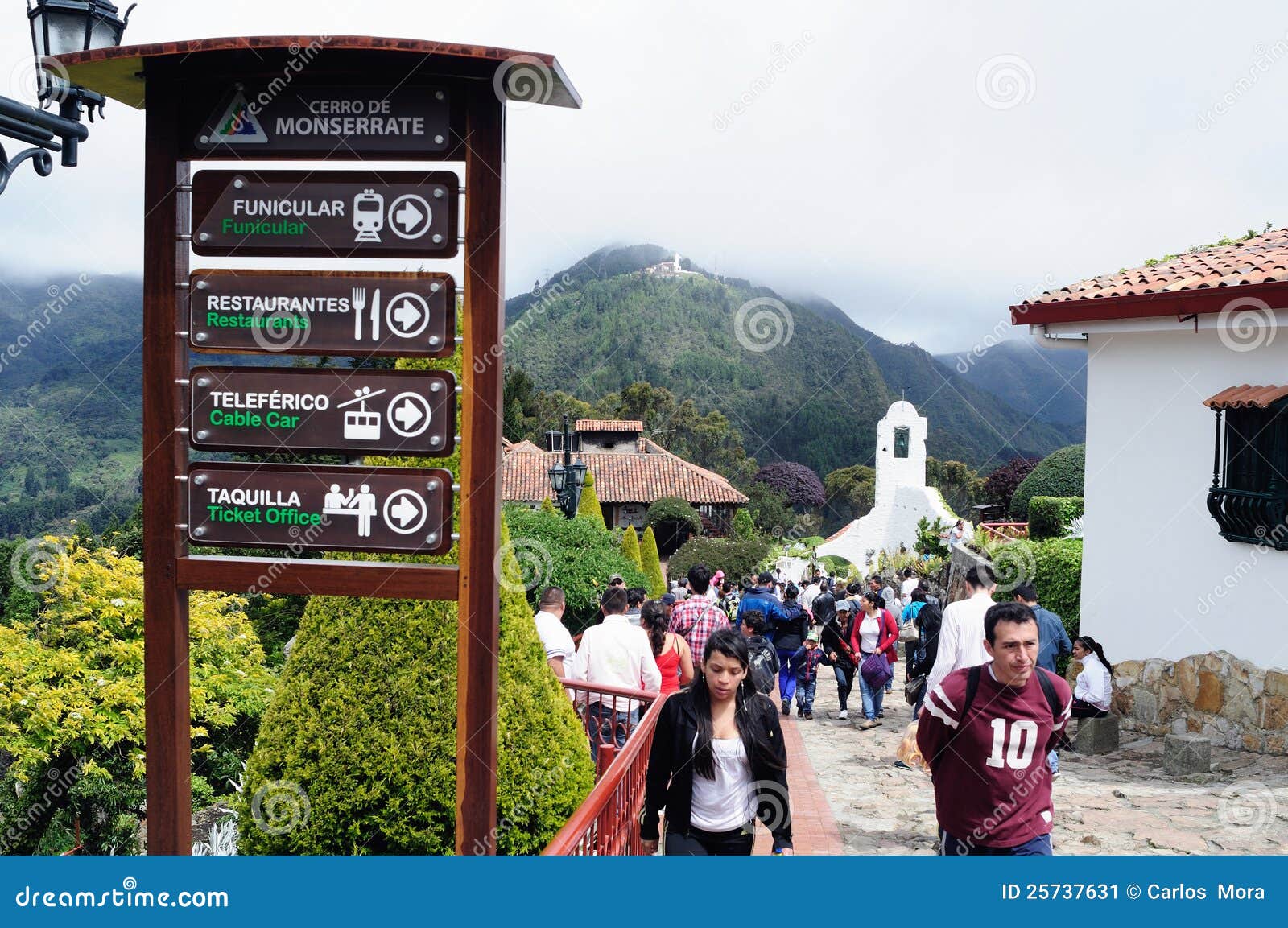 Monserrate - Bogotá foto editorial. Imagen de religioso - 25737631