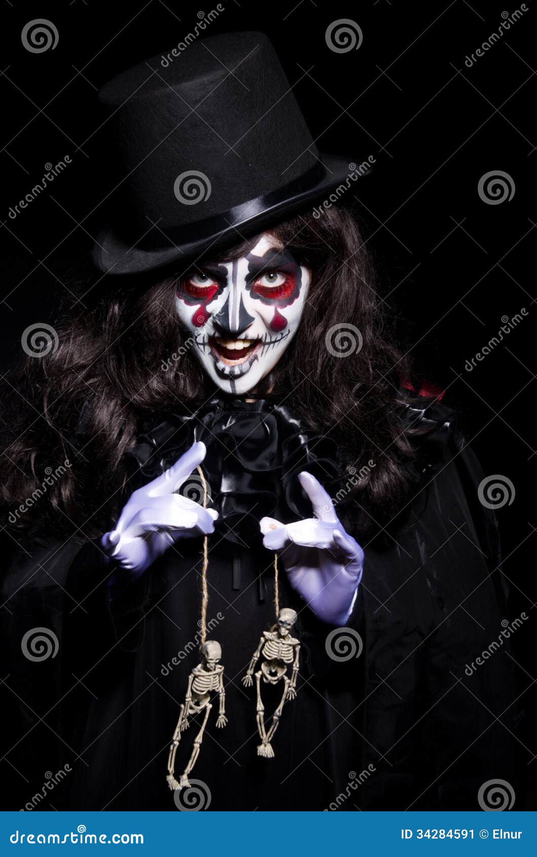 Monstre avec le squelette image stock. Image du femelle - 34284591