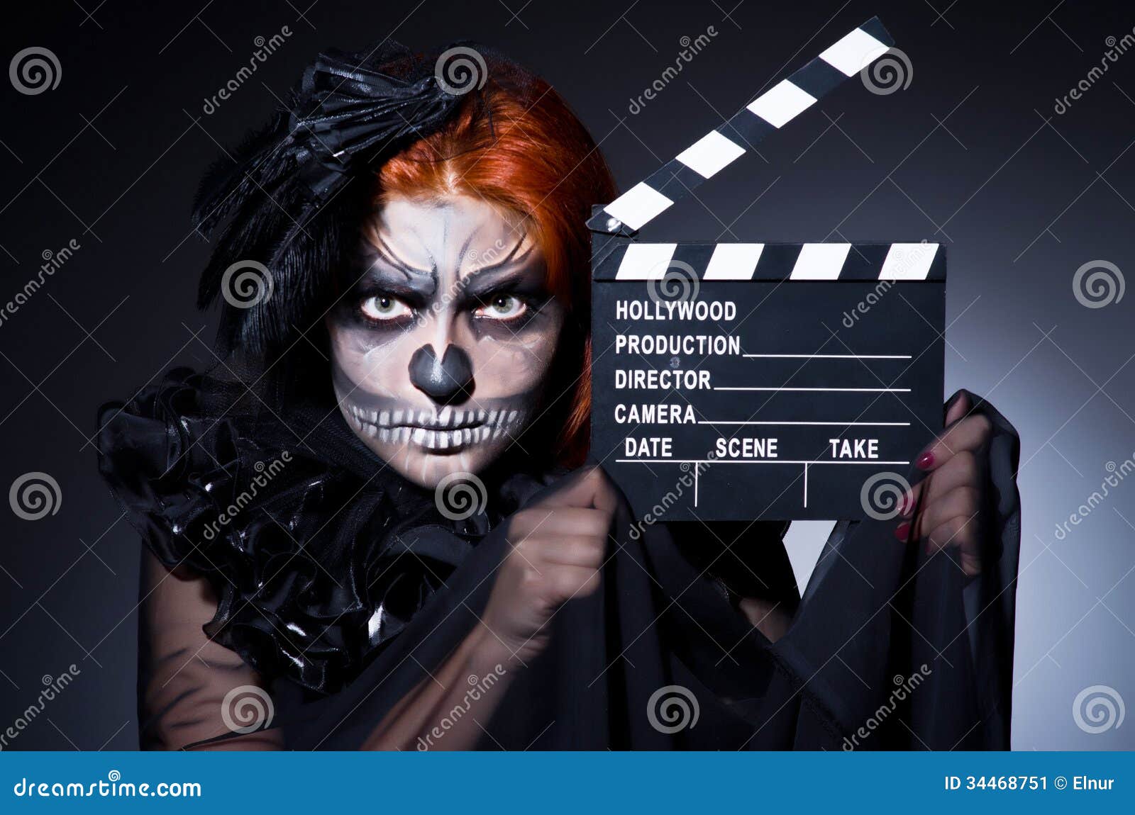 Monstro assustador imagem de stock. Imagem de ripa, halloween - 34468751