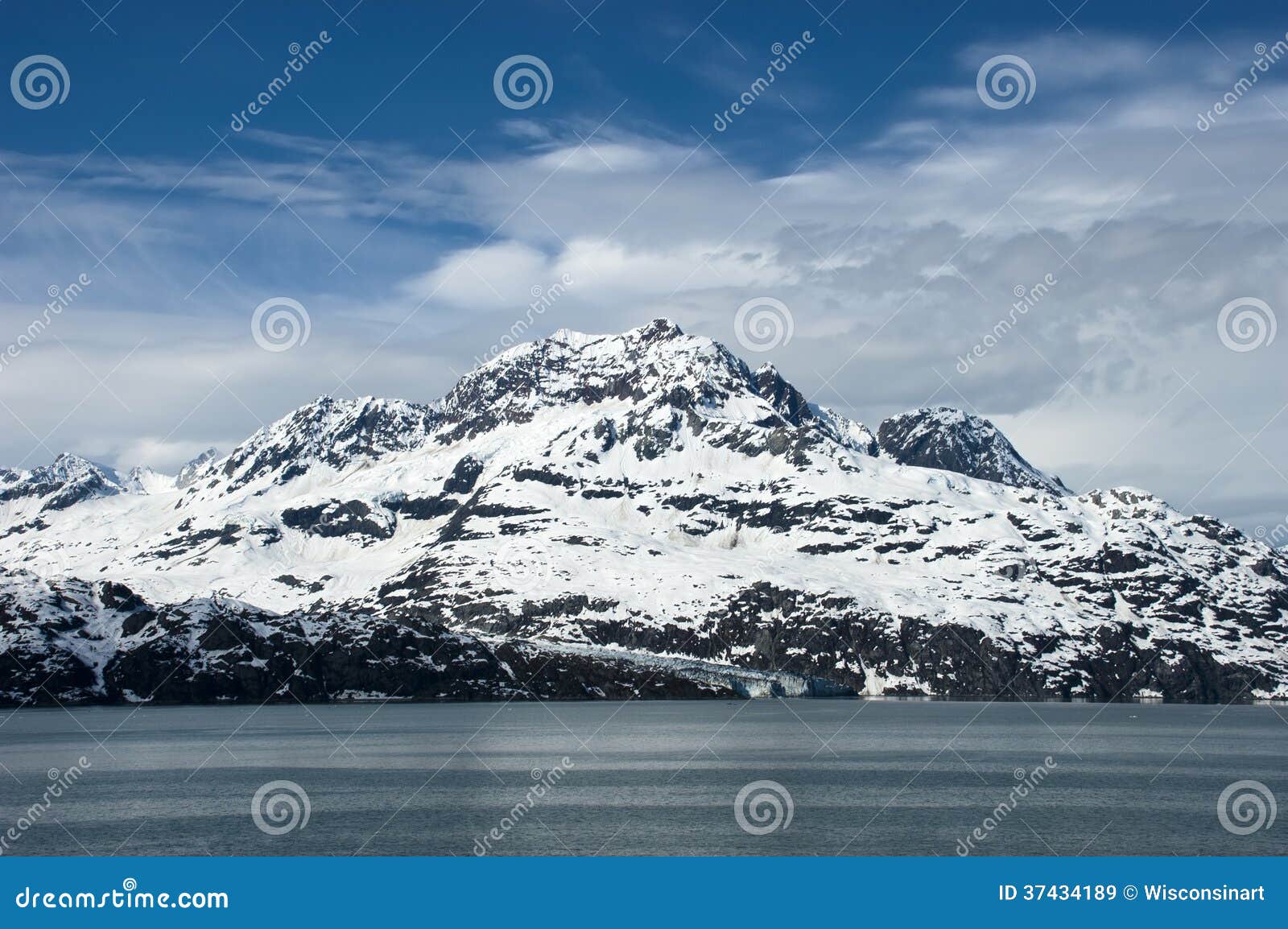 Montaña Nevada, Glacier Bay, Alaska Imagen de archivo - Imagen de ...