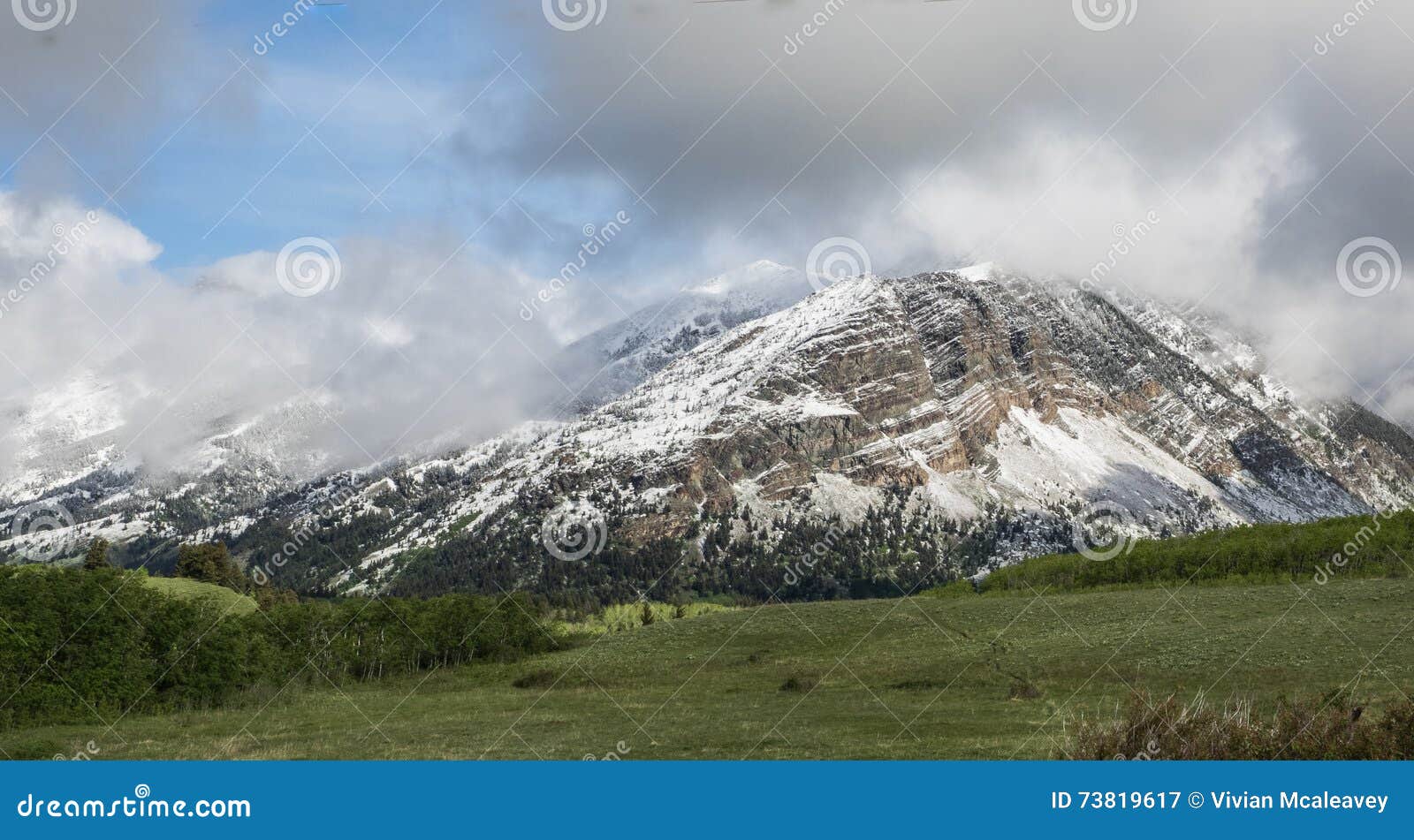 Montagna rocciosa Vista immagine stock. Immagine di laghi - 73819617