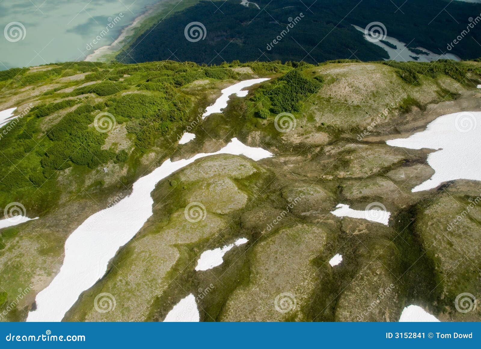 Montagne nell'Alaska immagine stock. Immagine di volo - 3152841