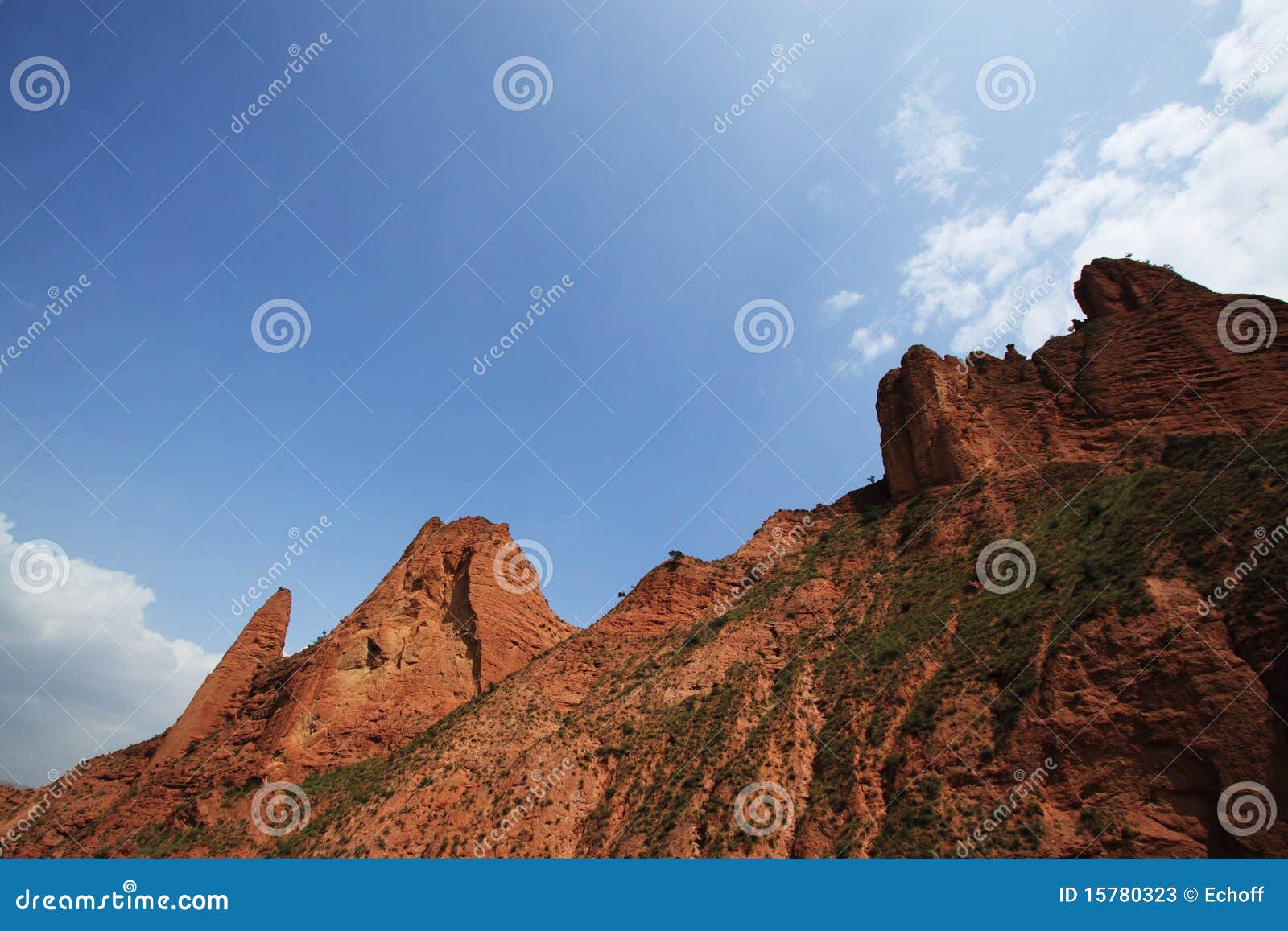 Montagne rouge image stock. Image du ciel, géologie, couleur - 15780323