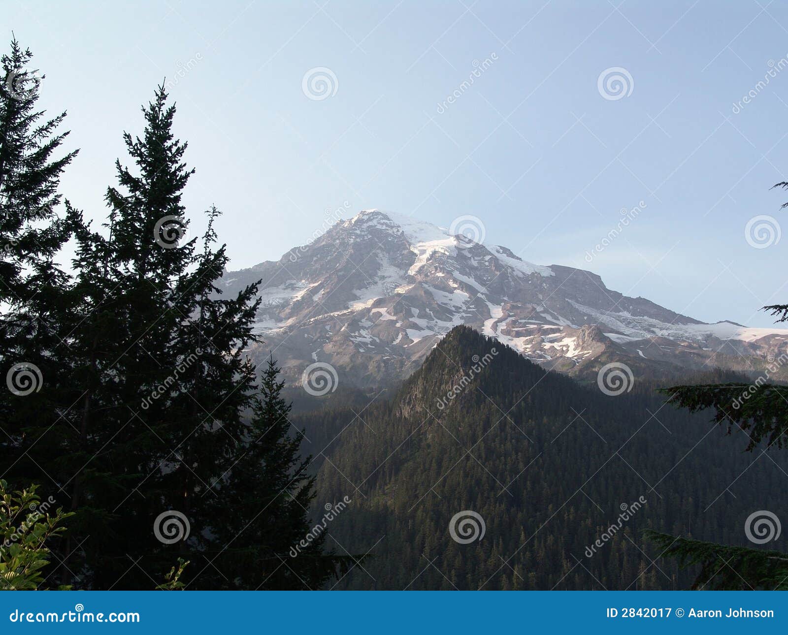 Montaje Rainer imagen de archivo. Imagen de rango, llovizna - 2842017