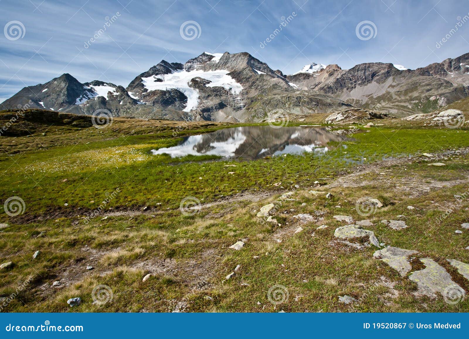 Montan@a taciturna imagen de archivo. Imagen de alto - 19520867