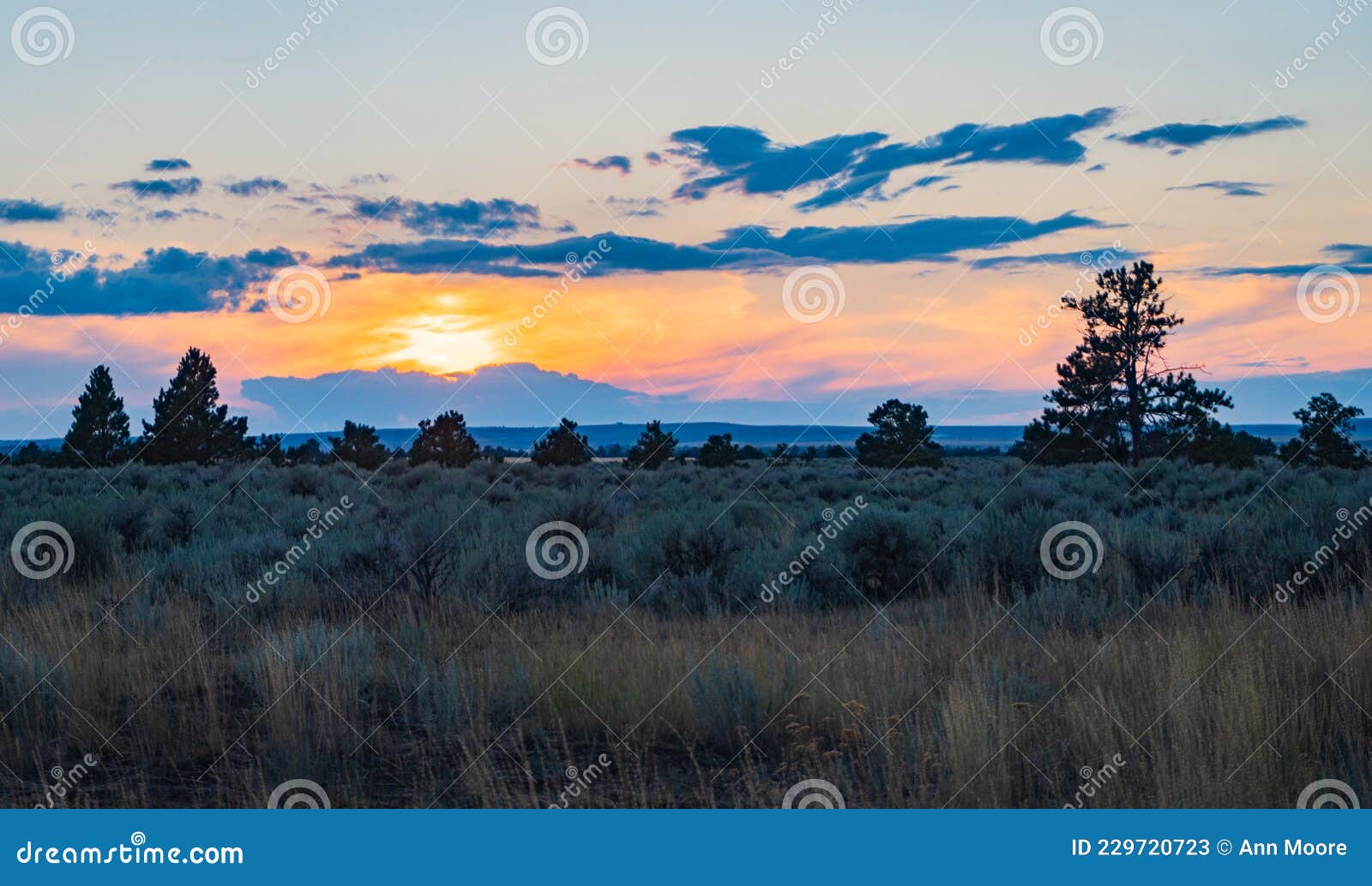 Montana Sunsetting on the Plains Stock Image - Image of plateau, blue ...