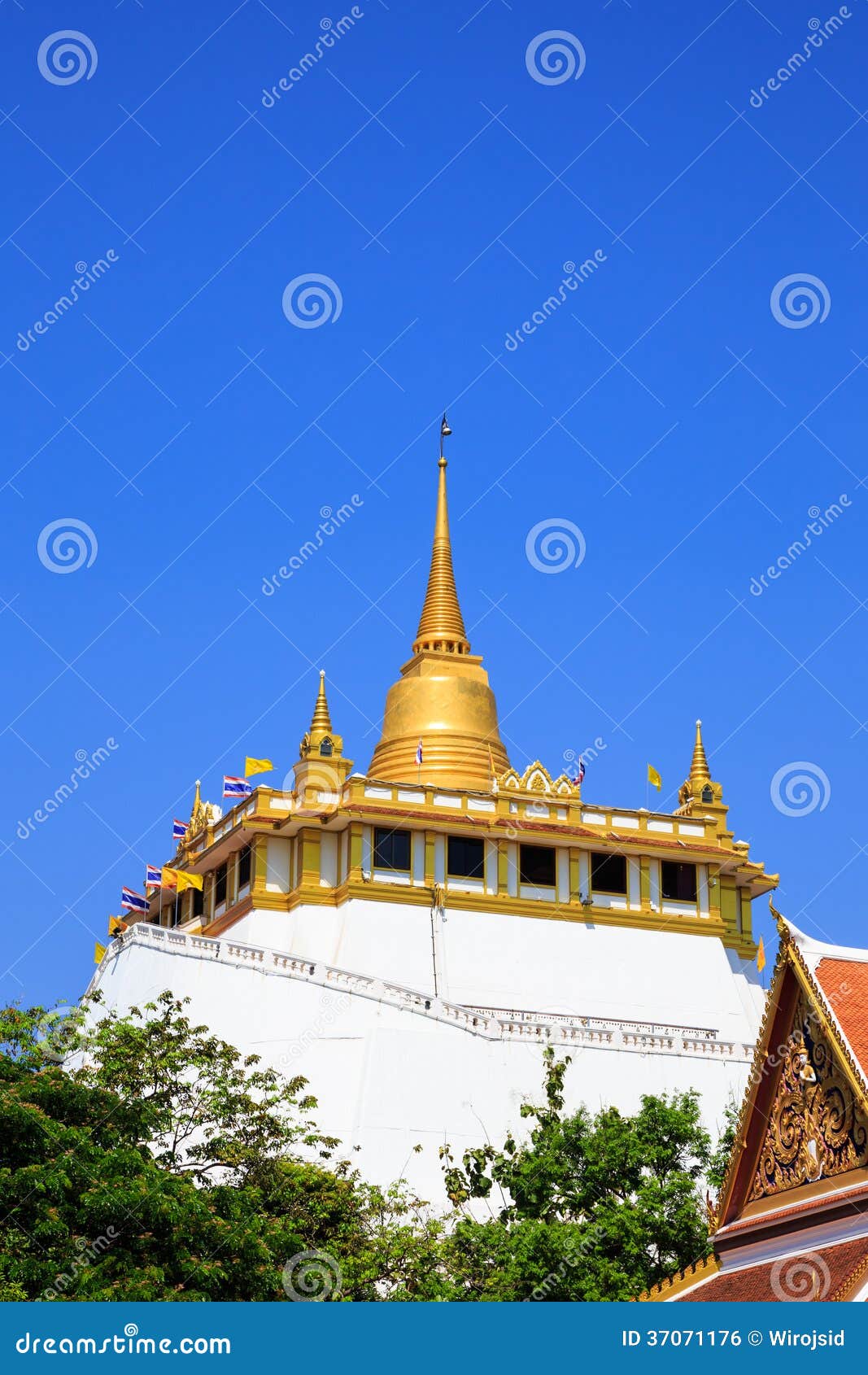 Montanha Dourada, Um Pagode Antigo Foto de Stock - Imagem de pagode ...