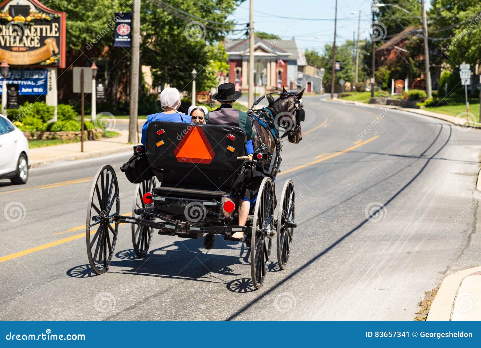 Monte Dans Le Boguet Ouvert Photo éditorial - Image du poussette, amish ...