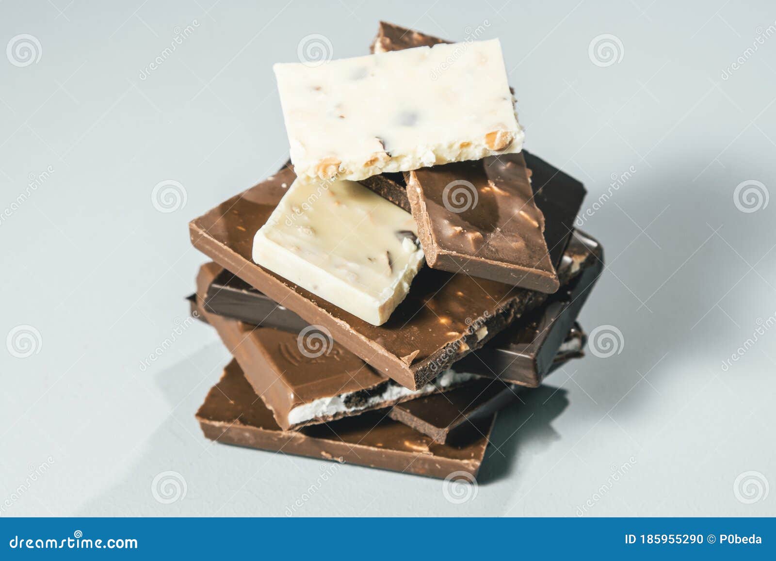 Monte de chocolate foto de stock. Imagem de marrom, preto - 185955290