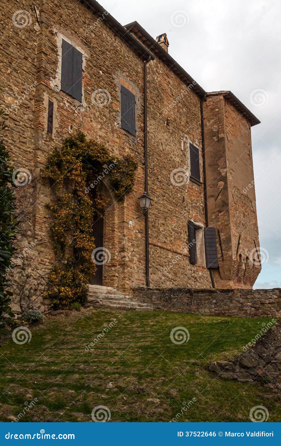 Monteleone foto de stock. Imagem de emilia, castelo, cidade - 37522646