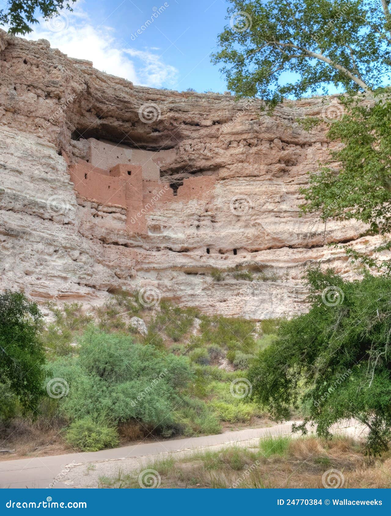 Montezuma Castle National Monument Stock Photo - Image of tourism, clay ...