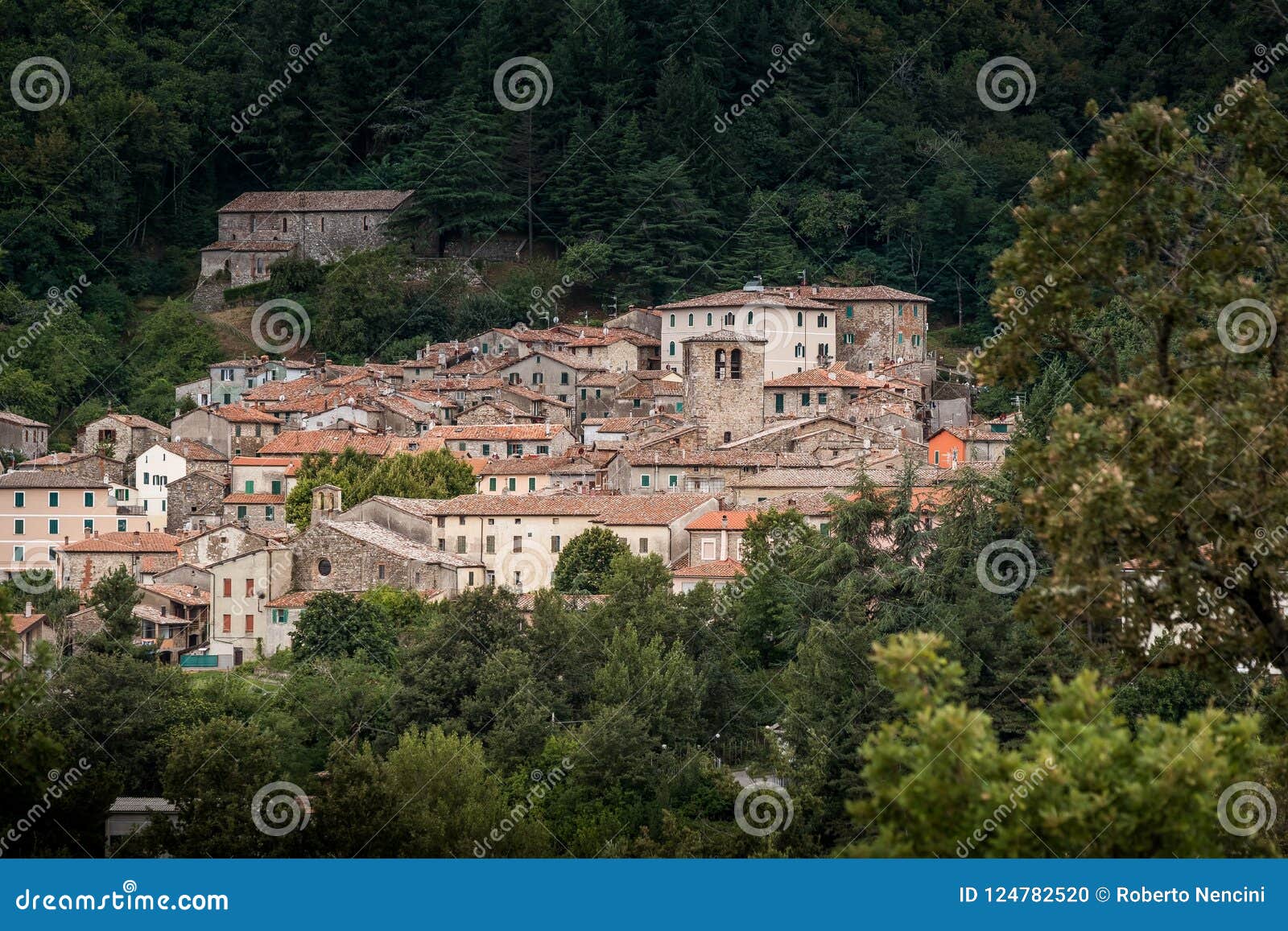 Montieri, Grosseto, Toscana - Italia Foto de archivo - Imagen de campo ...