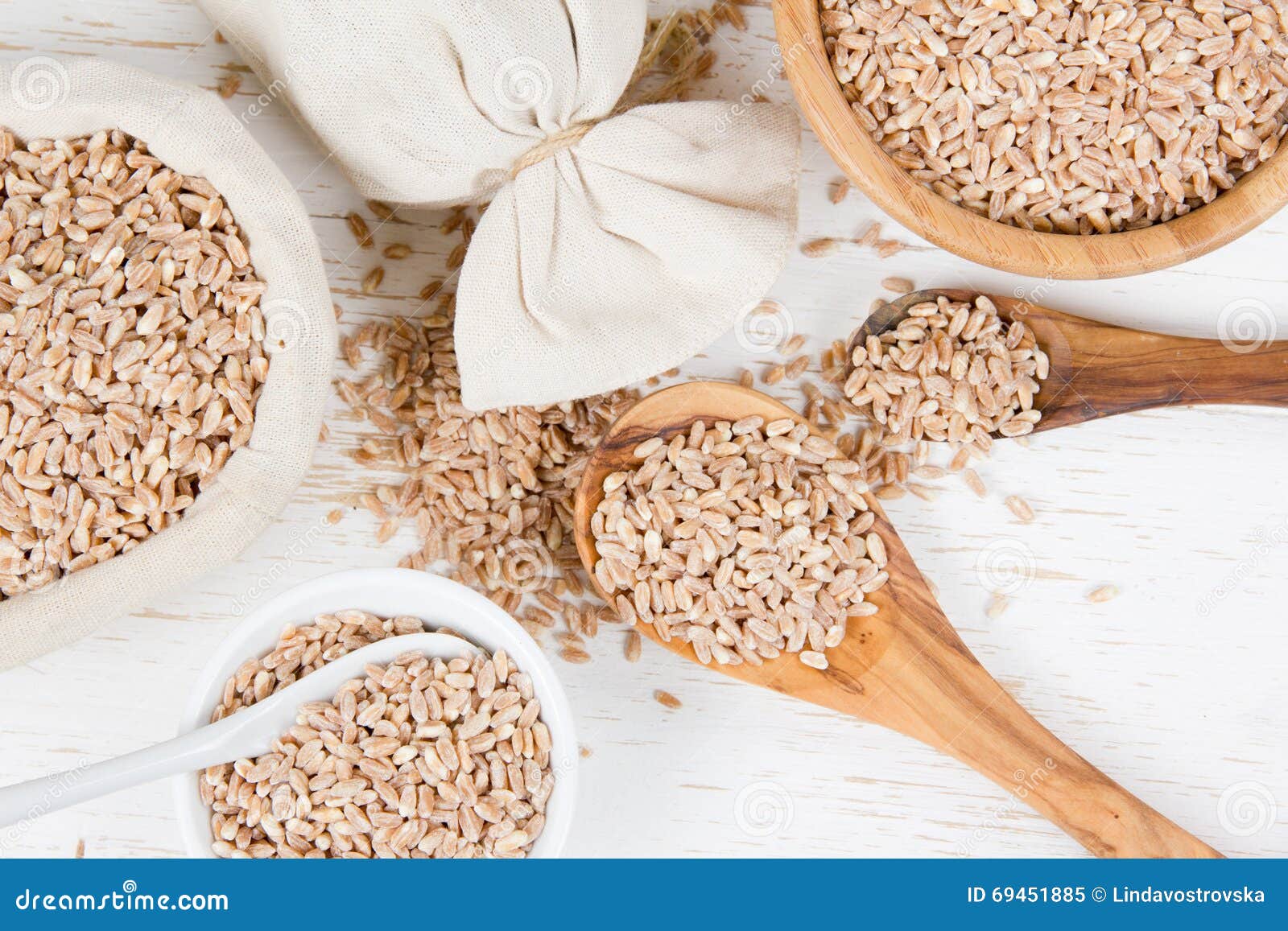 Montones De La Semilla Del Trigo Imagen de archivo - Imagen de ...