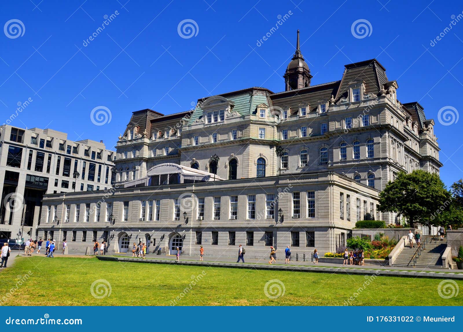 This Is One Of The Best Examples Of Modernist Architecture In The City ...