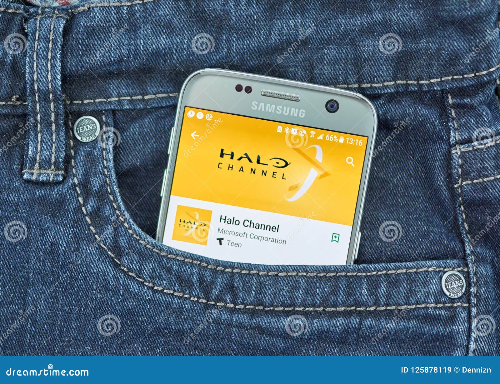 Microsoft Halo Mobile Application on Screen of Samsung Editorial Stock ...