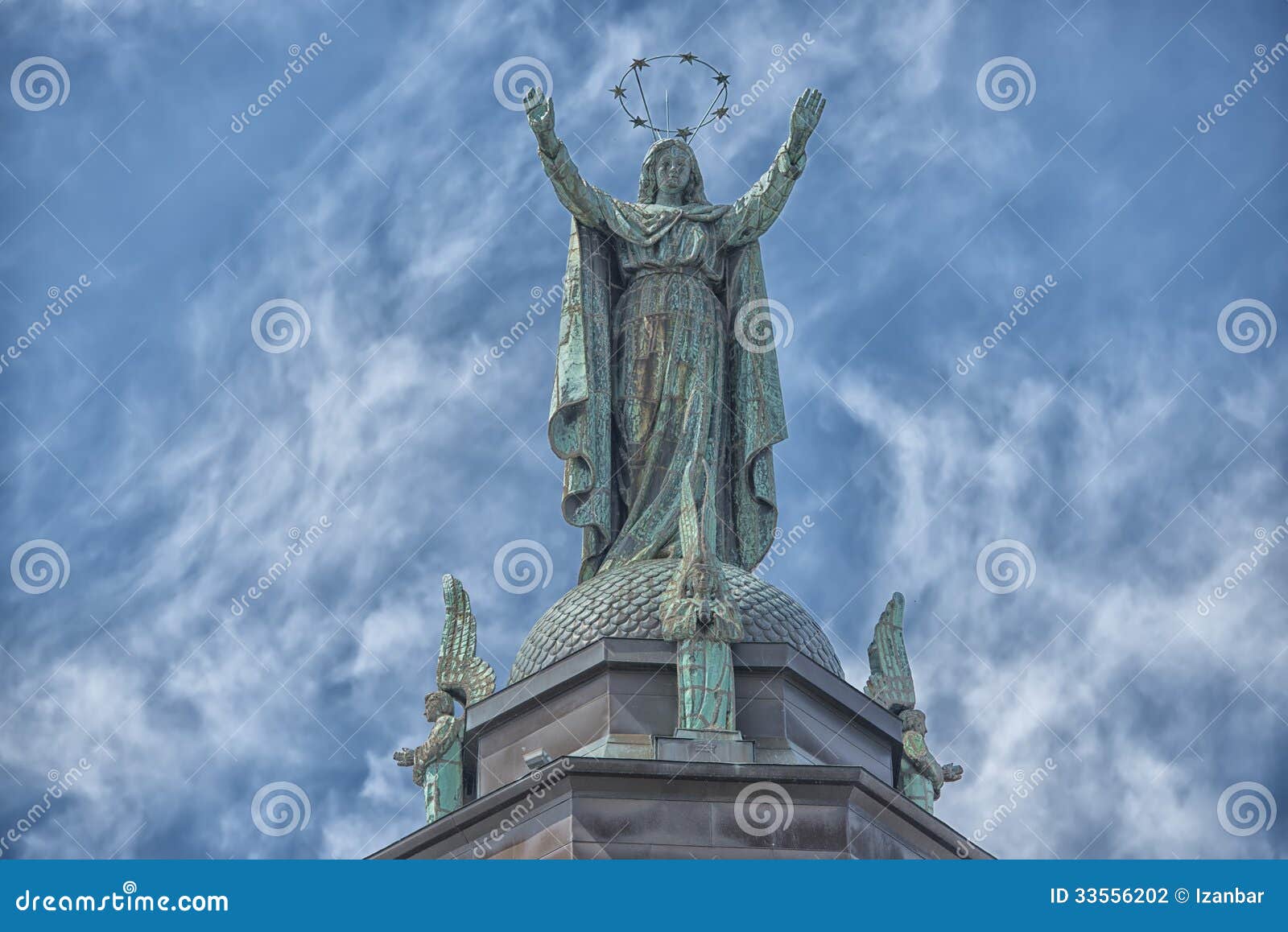 Montreal Church Copper Statue Stock Photo - Image of roof, cross: 33556202
