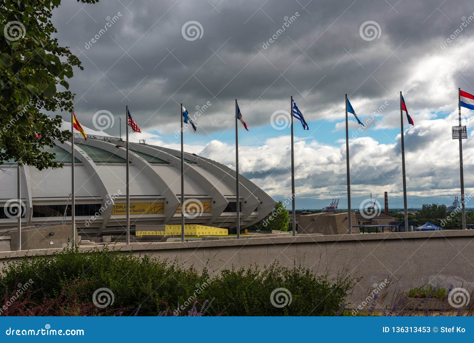 Montreal Olympic Stadium editorial stock photo. Image of summer - 136313453