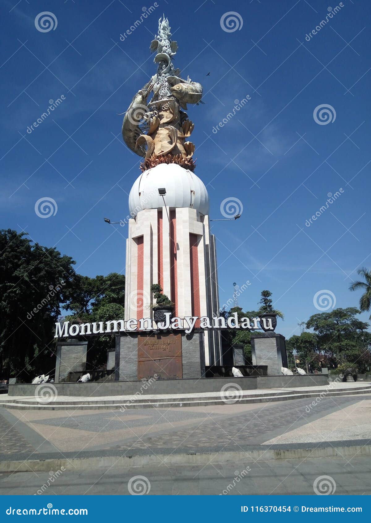 Monumen Jayandaru imagen de archivo editorial. Imagen de edificio ...