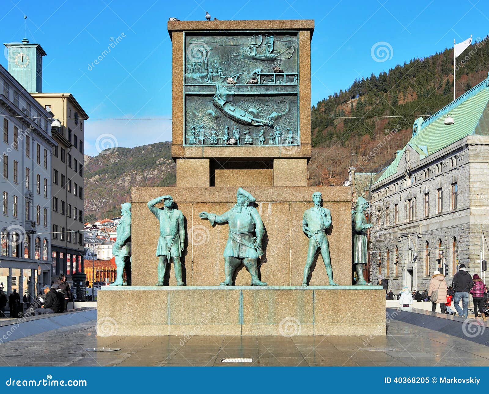 Monument Aan De Zeelieden in Bergen Redactionele Afbeelding - Image of ...