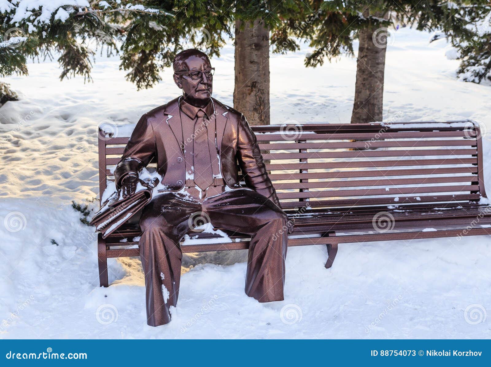 Monument Aan E P Slavsky, Minister Van De Middelgrote Machinebouw ...