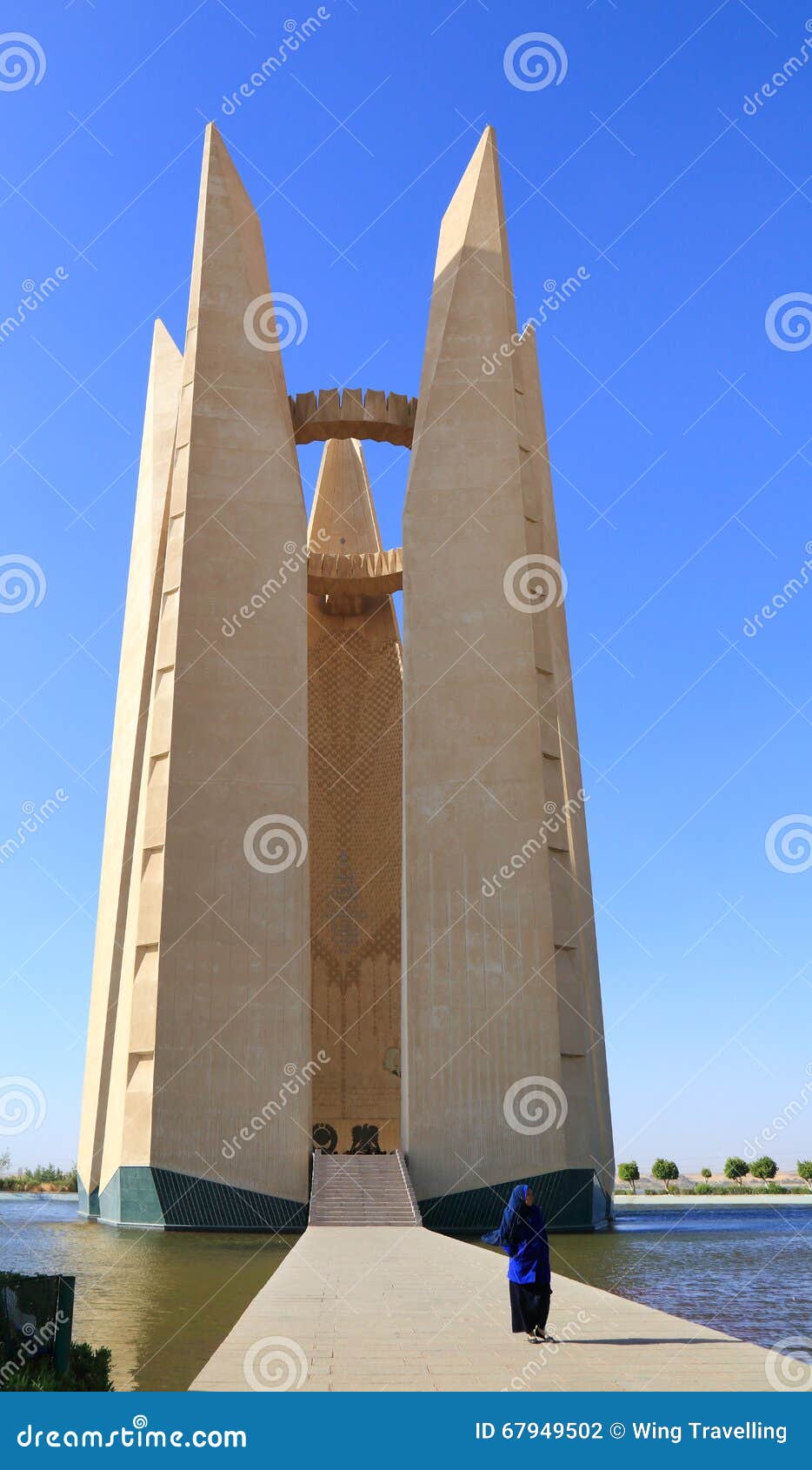 Monument of Aswan dam editorial photography. Image of monument - 67949502