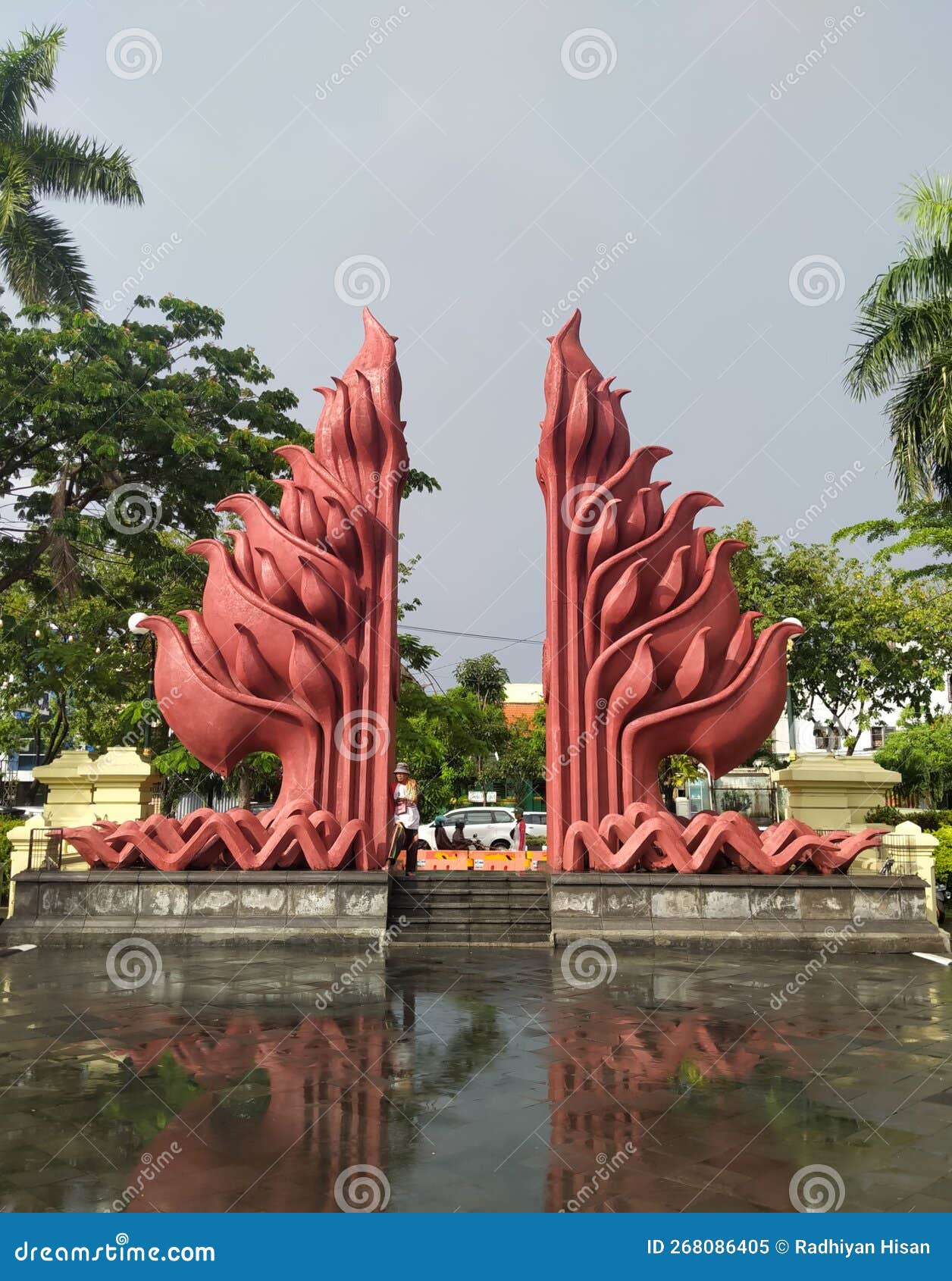 Monument of Heroes Area Entry Gate Editorial Image - Image of travel ...